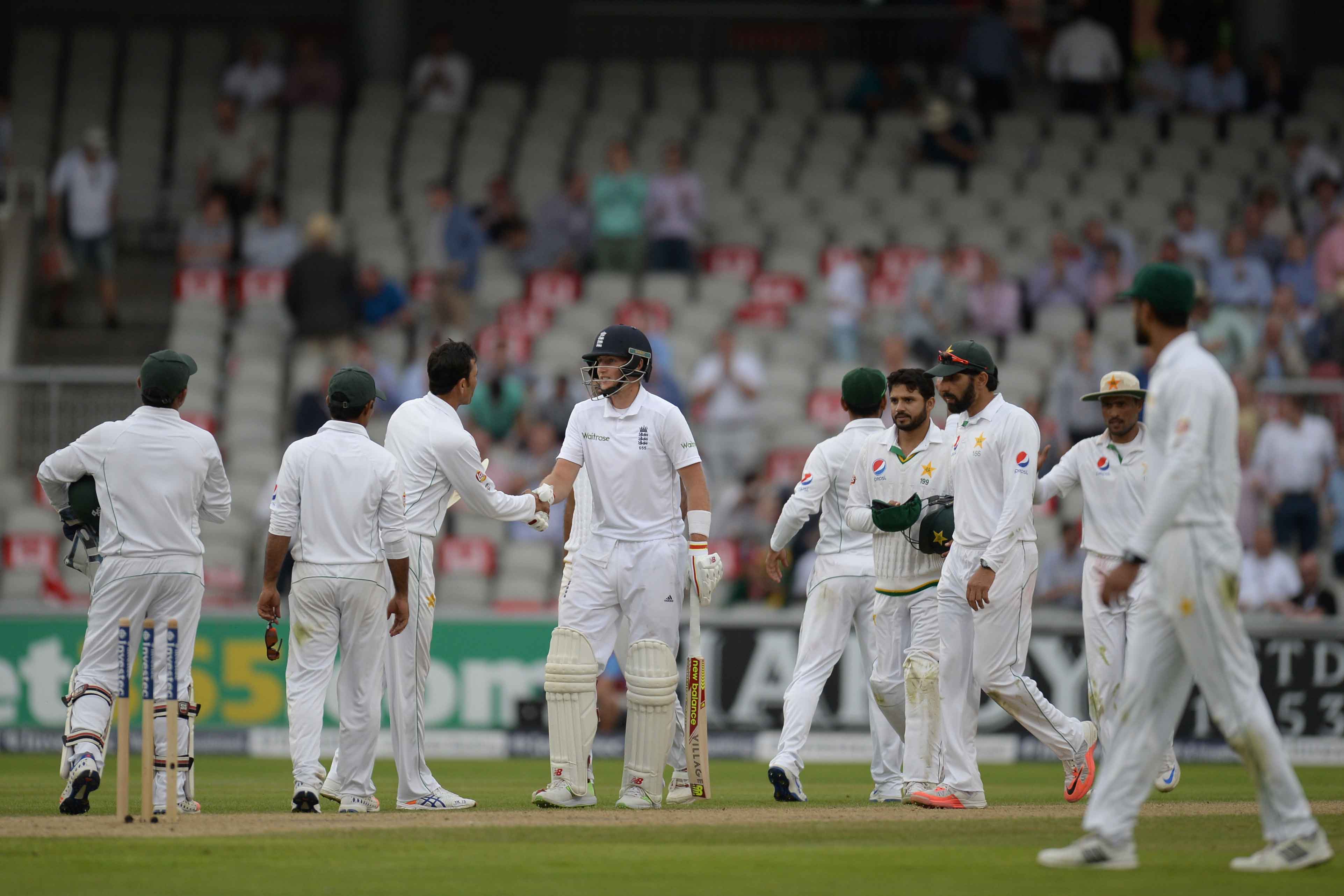 England v Pakistan, Second Test, Day One - ScoreLine England v Pakistan, Second Test, Day One - ScoreLine